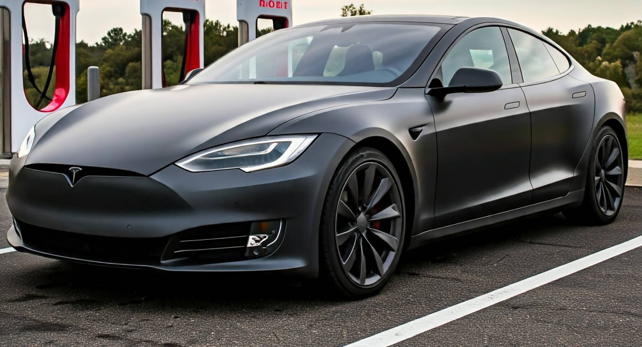 كل ما يخص سيارات تسلا Tesla Sayaratok